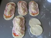 Cheddar Ham Roses • Recipe | yumecipe.com