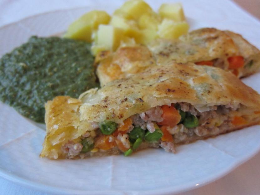 Meat-Vegetable Roll in Puff Pastry • Recipe | yumecipe.com